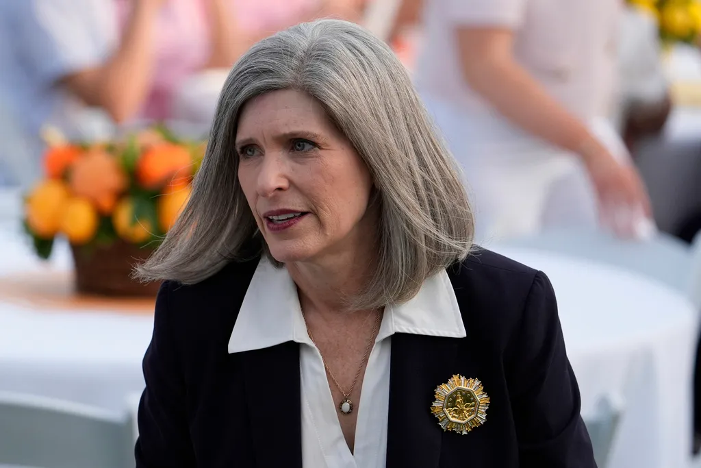 Open Senate and governor races in Iowa trigger once-in-a-generation ...