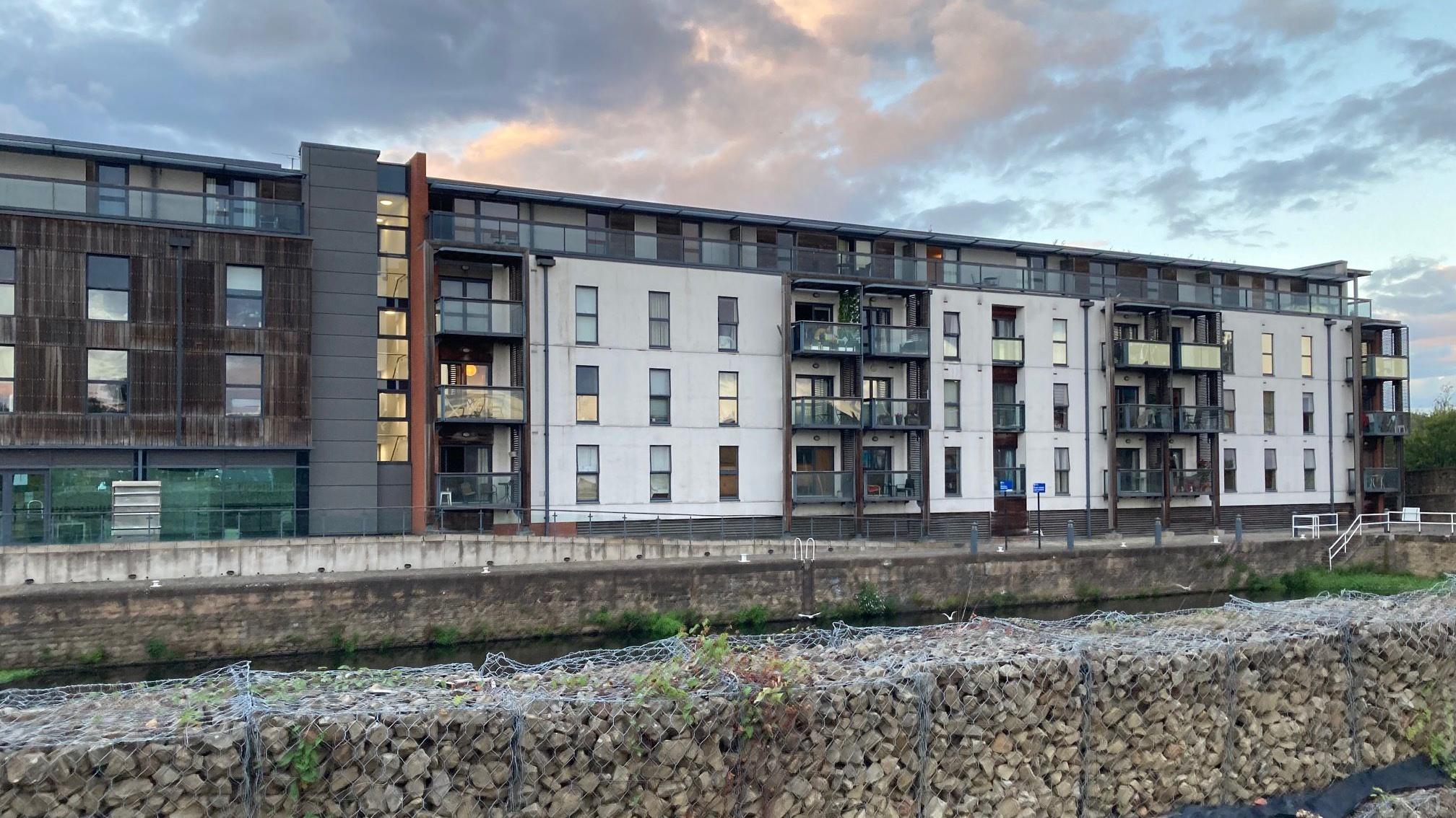 'High fire risk' cladding to be replaced on flats