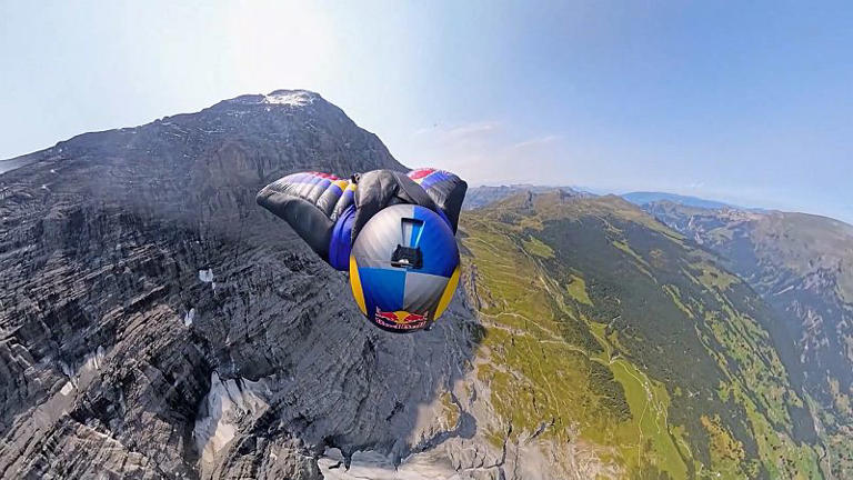 Le record de wingsuit de Peter Salzmann à 347 km/h montré dans de ...