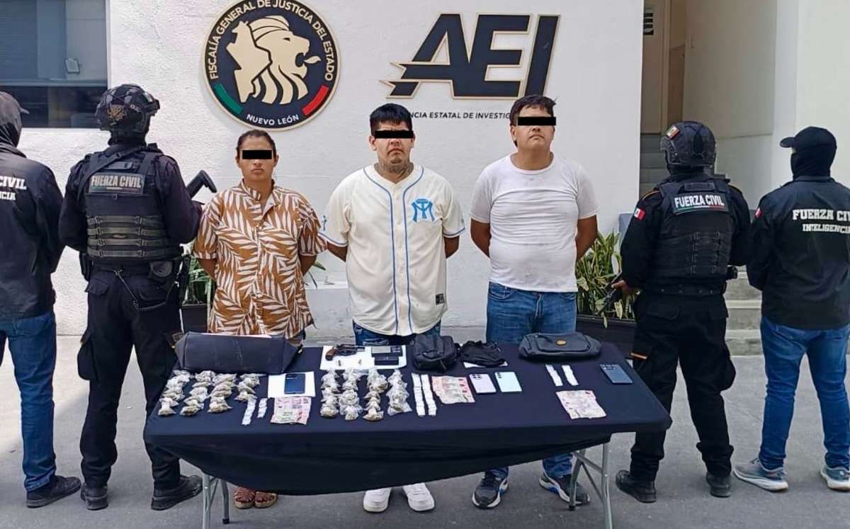 Detienen A 2 Hombres Y A Mujer Con Arma Y Drogas En La Colonia