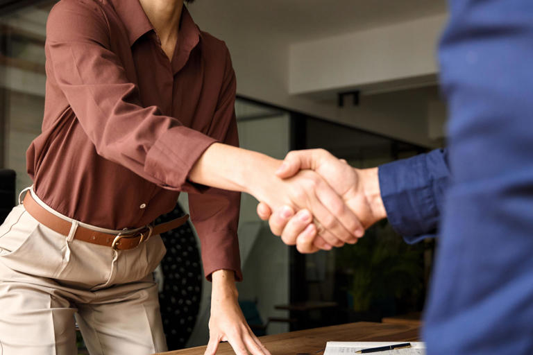 Etiquette experts share the 6 times you should write a thank-you note ...