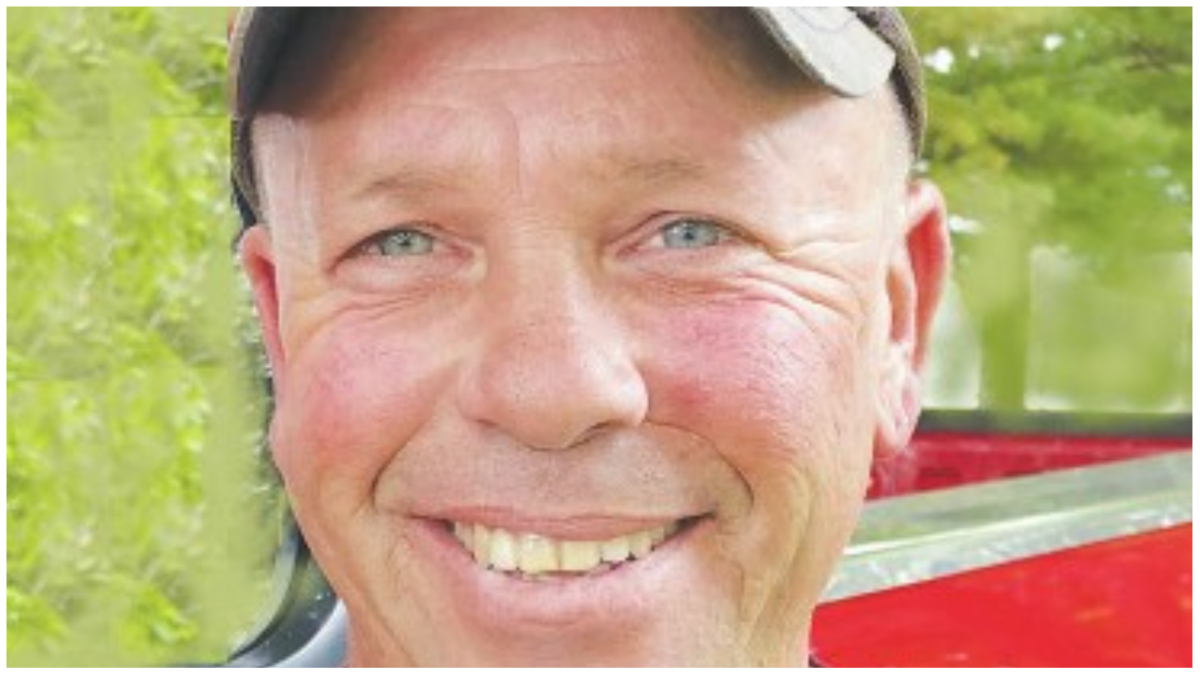 YouTuber ‘Harmless Farmer’ Andy Detwiler Dies en 52, Family Says