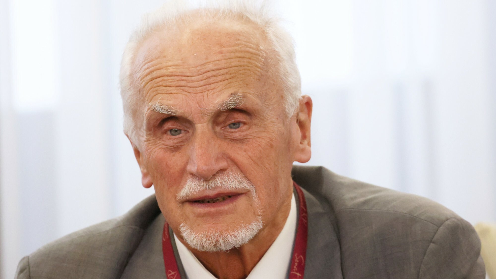 Awantura i przepychanki na sali Trybunału Stanu. Kim jest Piotr Andrzejewski?