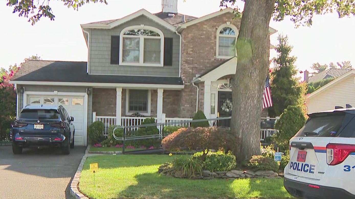 Man holding BB shotgun killed by police officers in LI shooting: NCPD