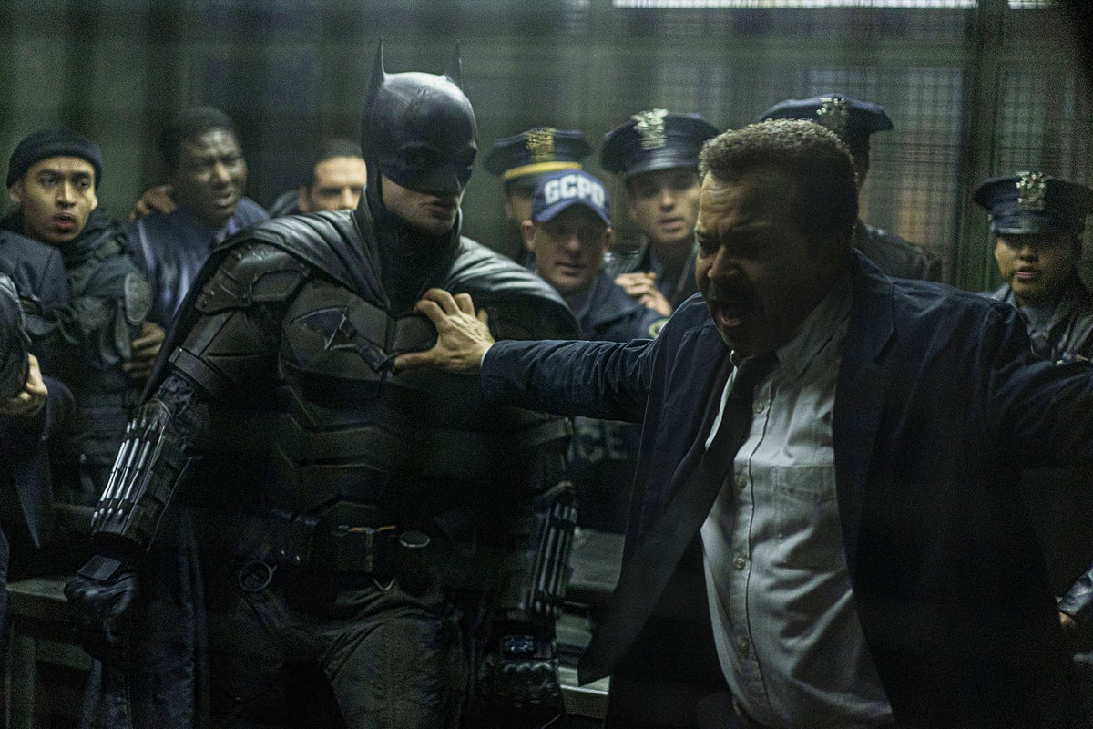 Fans celebrate all-star Batman 2 cast including Scarlett Johansson