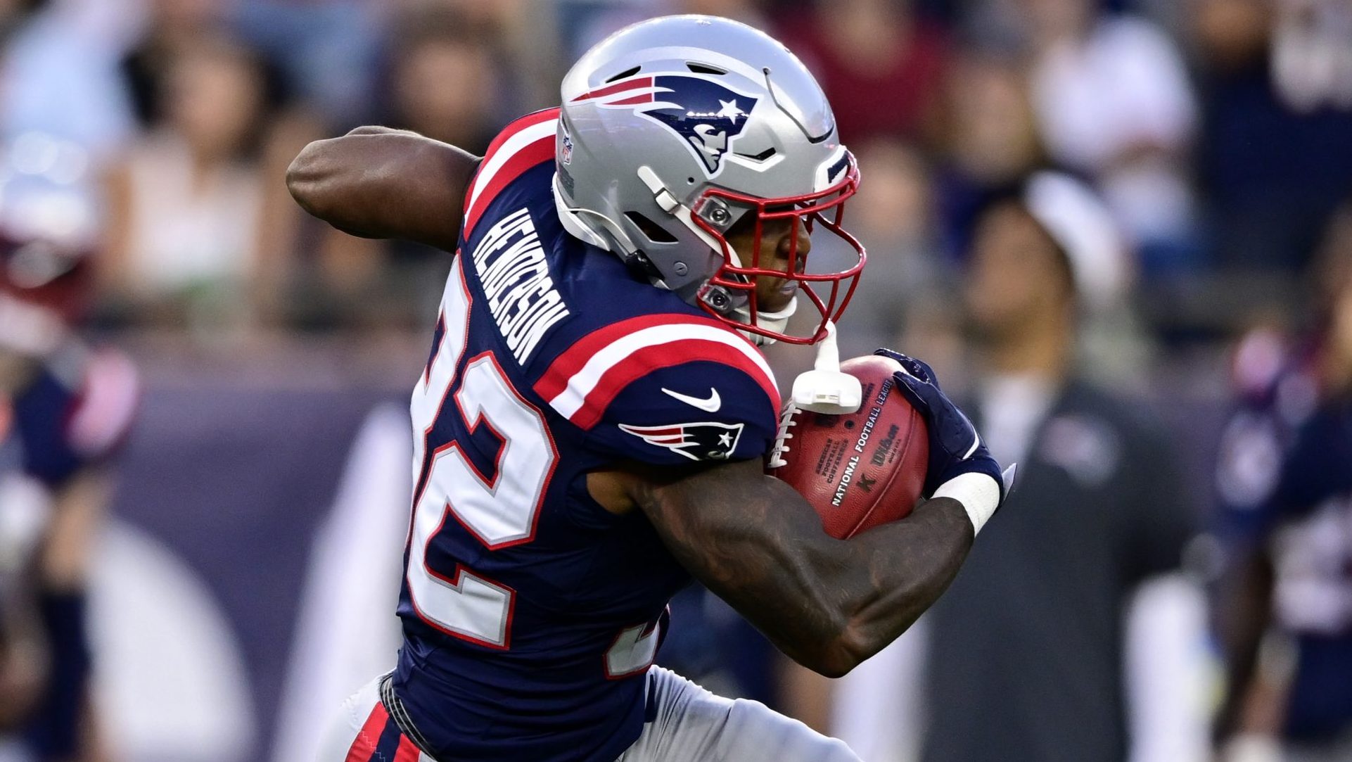 Raiders Veteran Doesn’t Hold Back on Patriots’ TreVeyon Henderson
