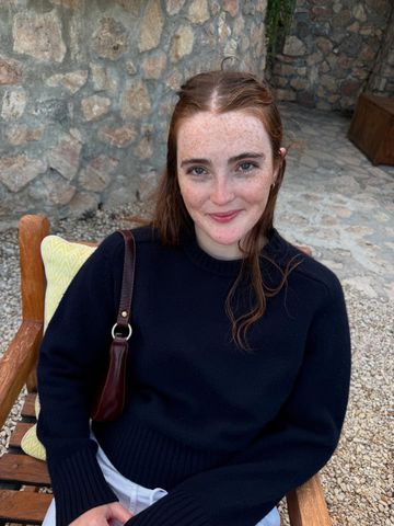 Julianne Moore's 23-Year-Old Daughter Is Her Mom's Twin in Rare Family ...