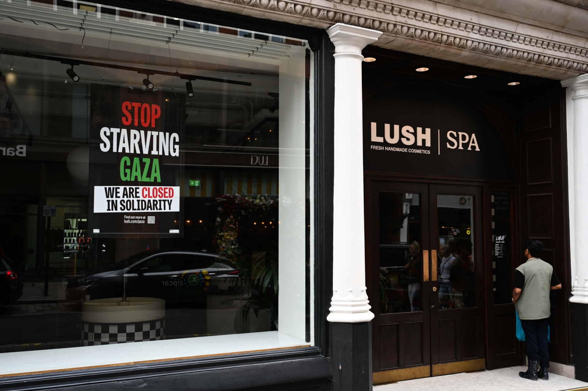 Lush closes UK stores in solidarity with Gaza
