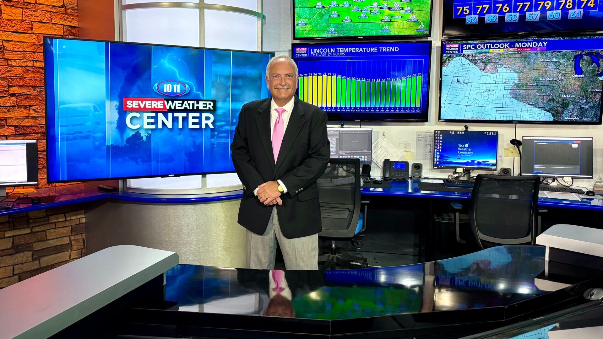 Chief Meteorologist Ken Siemek to retire after 44 years at 10/11