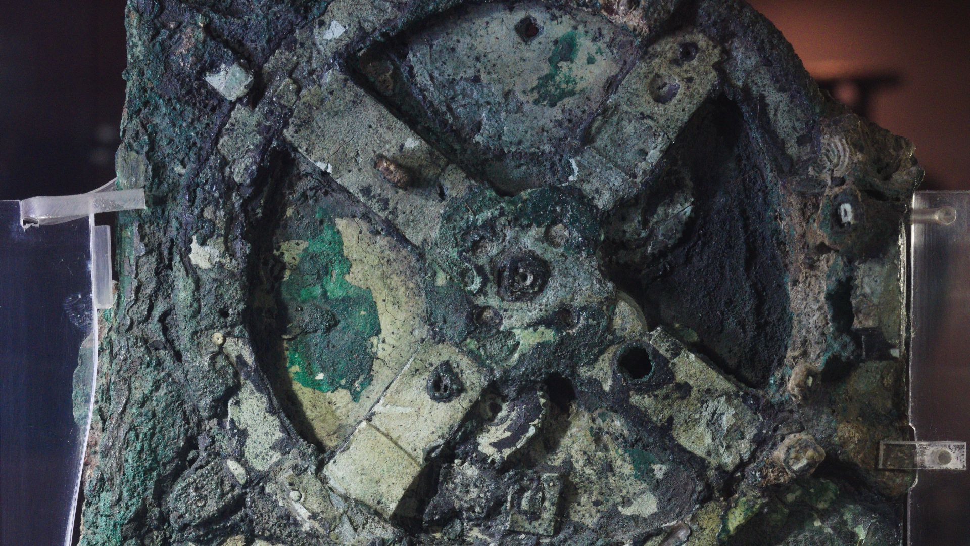 Bizarre ancient objects that break the historical timeline and left ...