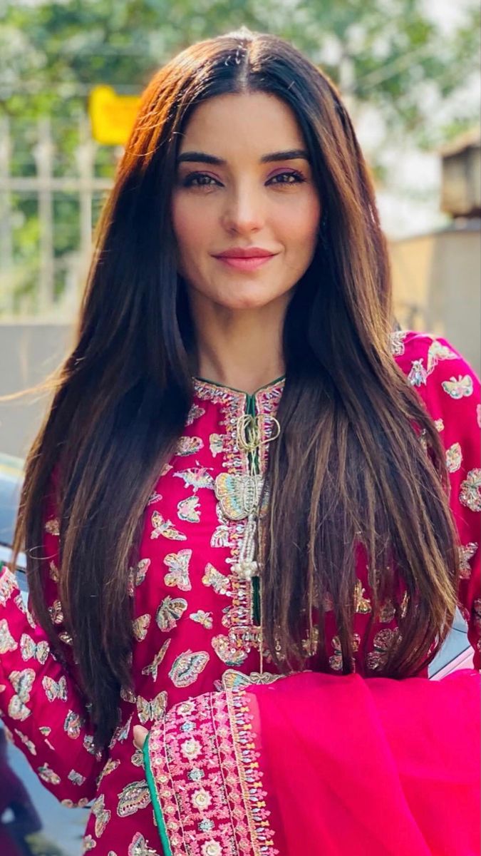 Who is Sadia Khan? Dating coach at centre of explosive voice note ...