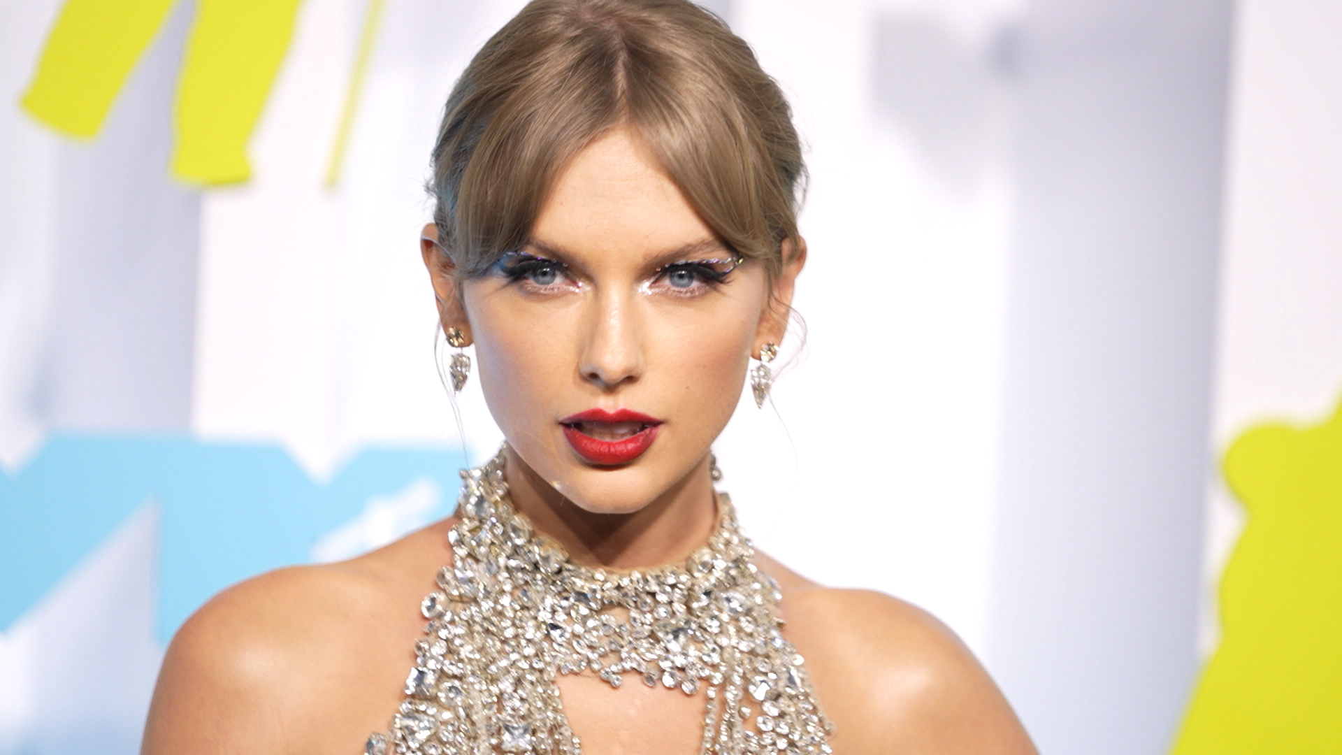 Taylor Swift Outswifts Herself With Streaming Milestone
