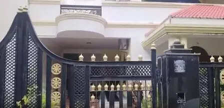 Income Tax Raids Uncover Over ₹1 Crore in Cash from Medical Equipment Firm