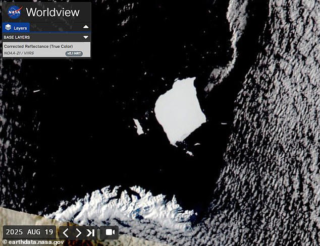 World's largest iceberg is falling apart! Huge TRILLION tonne megaberg ...