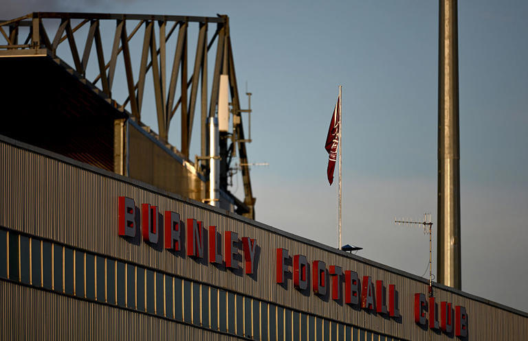 Burnley transfer news: Young goalkeeper reacts after signing first ...