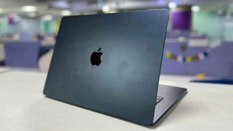 Apple MacBook Air M2 Available Under Rs 50,000 On Flipkart, Here Is The ...