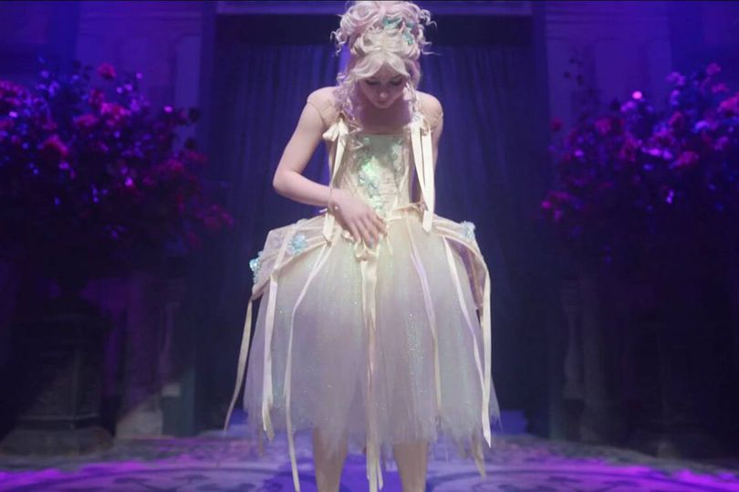 Netflix Wednesday fans praise 'absolutely beautiful' dance to Lady Gaga ...