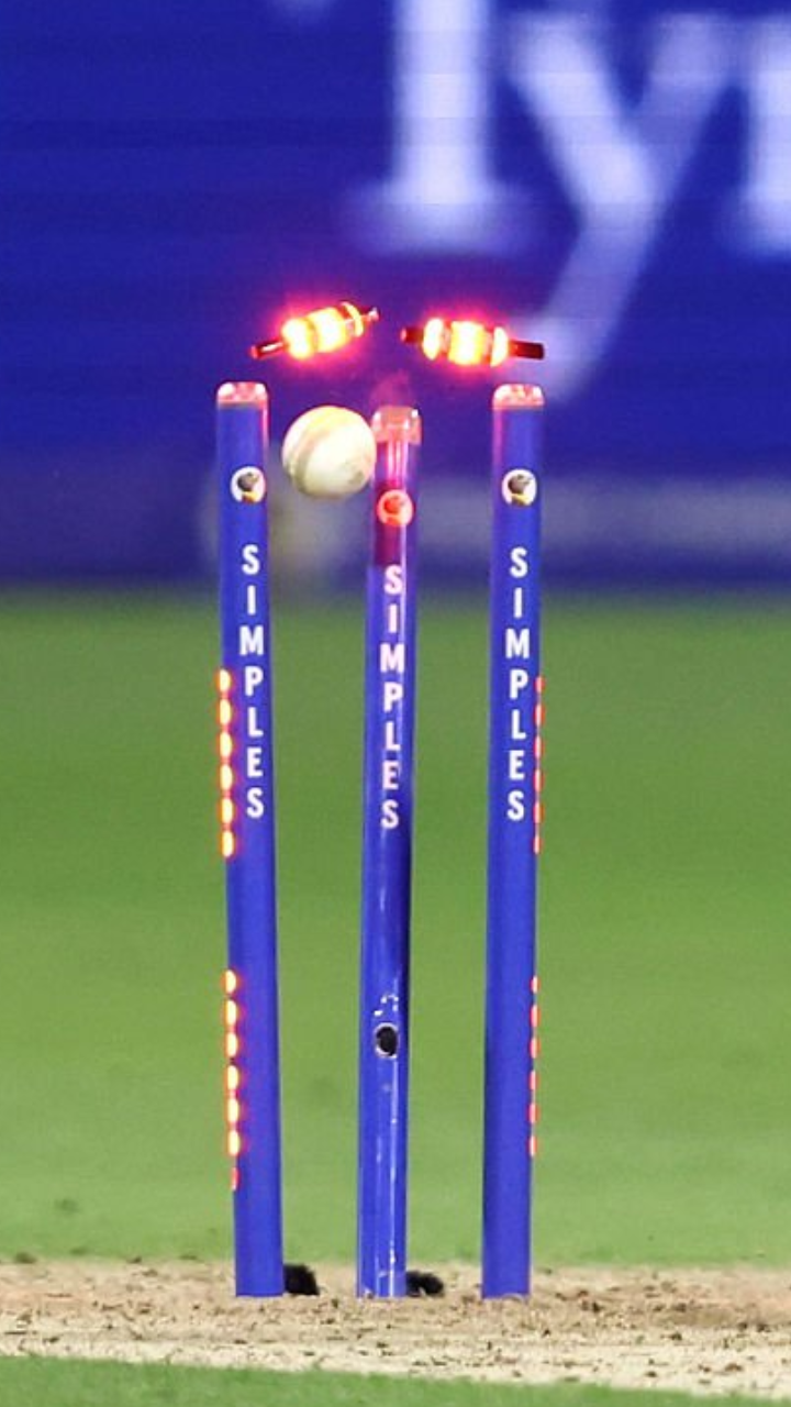 Bowler wins match after bowling last ball, then dies on the spot