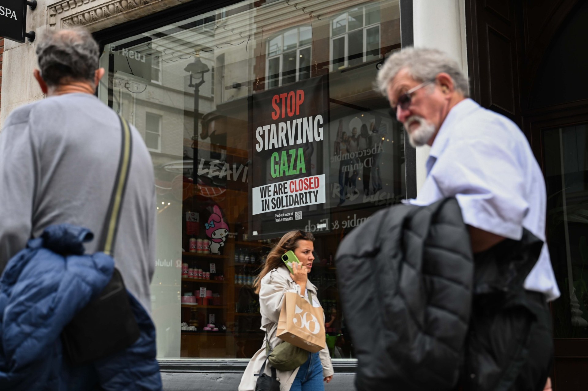 Lush closes UK stores in solidarity with Gaza famine