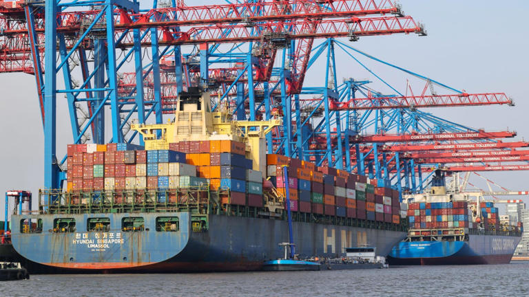 Perseverance Mars rover rolls over Soroya Ridge | Space photo of the ...