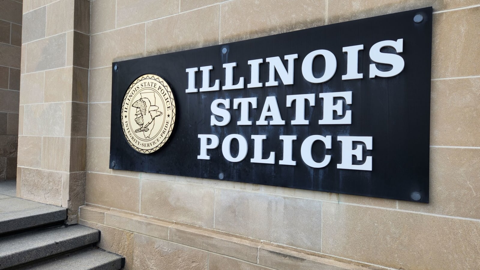 Illinois quick hits: Trooper's vehicle struck; education budget ...