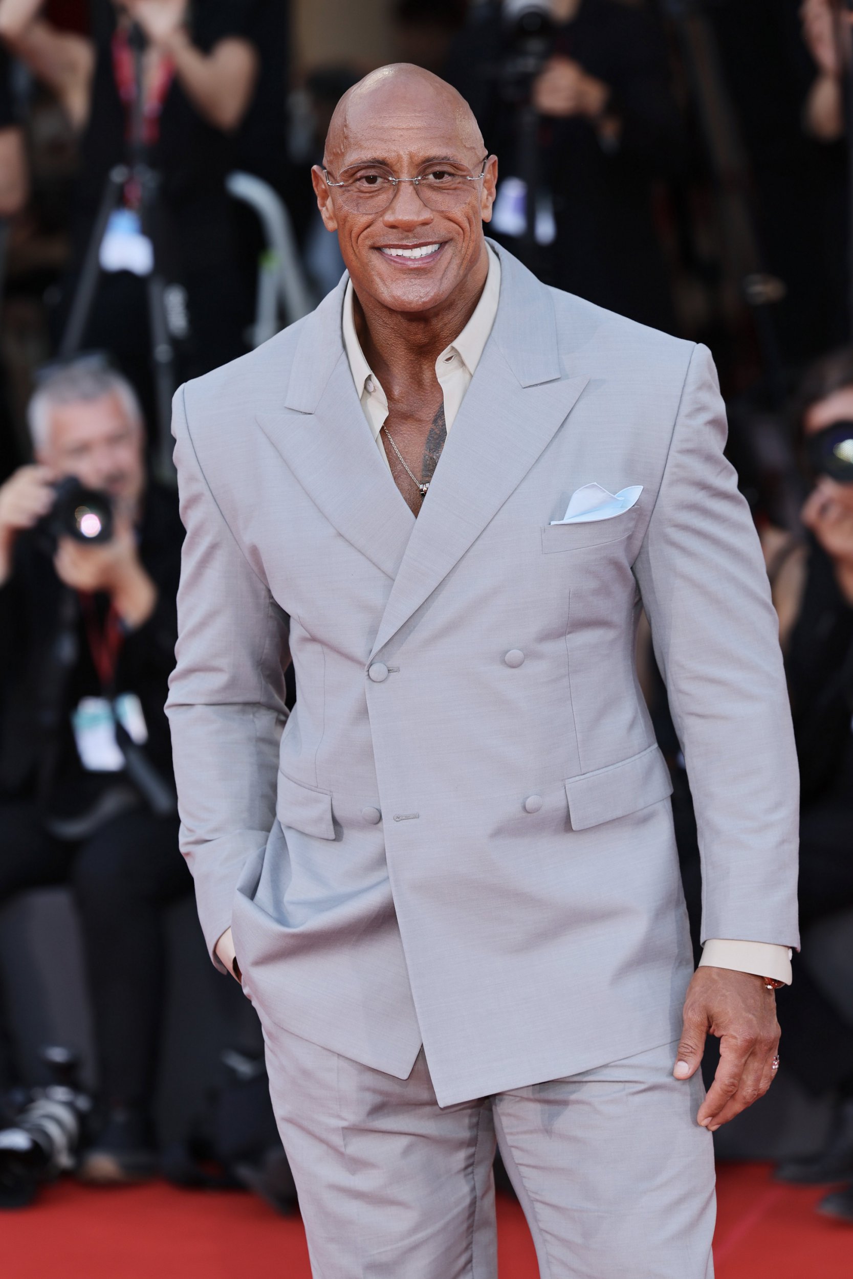 Fans go wild over Dwayne Johnson's transformation