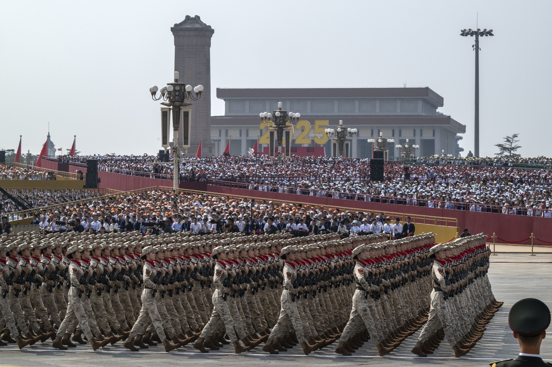 SCO - Putin, Kim Jong Un flank Xi at Victory Day parade