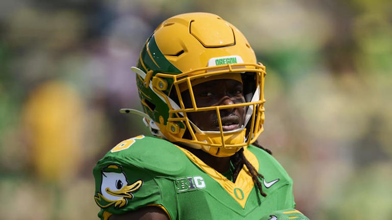 Oregon Ducks Offense Boasts One of College Football's Fastest Running Backs