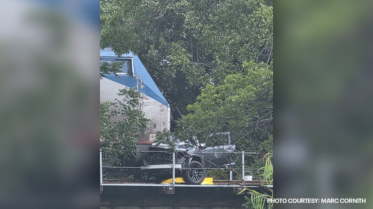 Deadly Amtrak crash: Train traveling from San Antonio hits vehicle ...