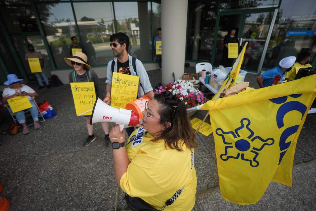 BCGEU strike Day 2: Union says job action will escalate if necessary