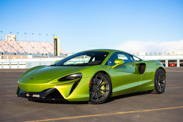 New McLaren CEO Says It’s in No Hurry to Build an EV