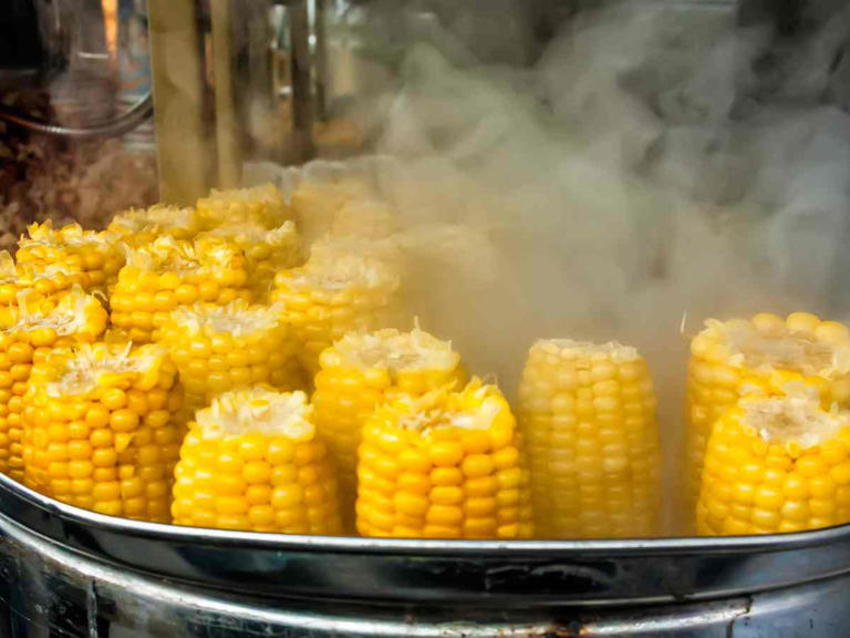 Prepara elotes cocidos igualitos a los del carrito: los más tradicionales