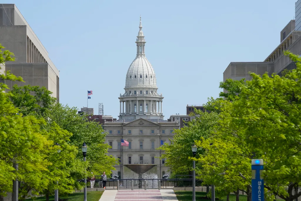 Michigan facing possible government shutdown during budget negotiations ...