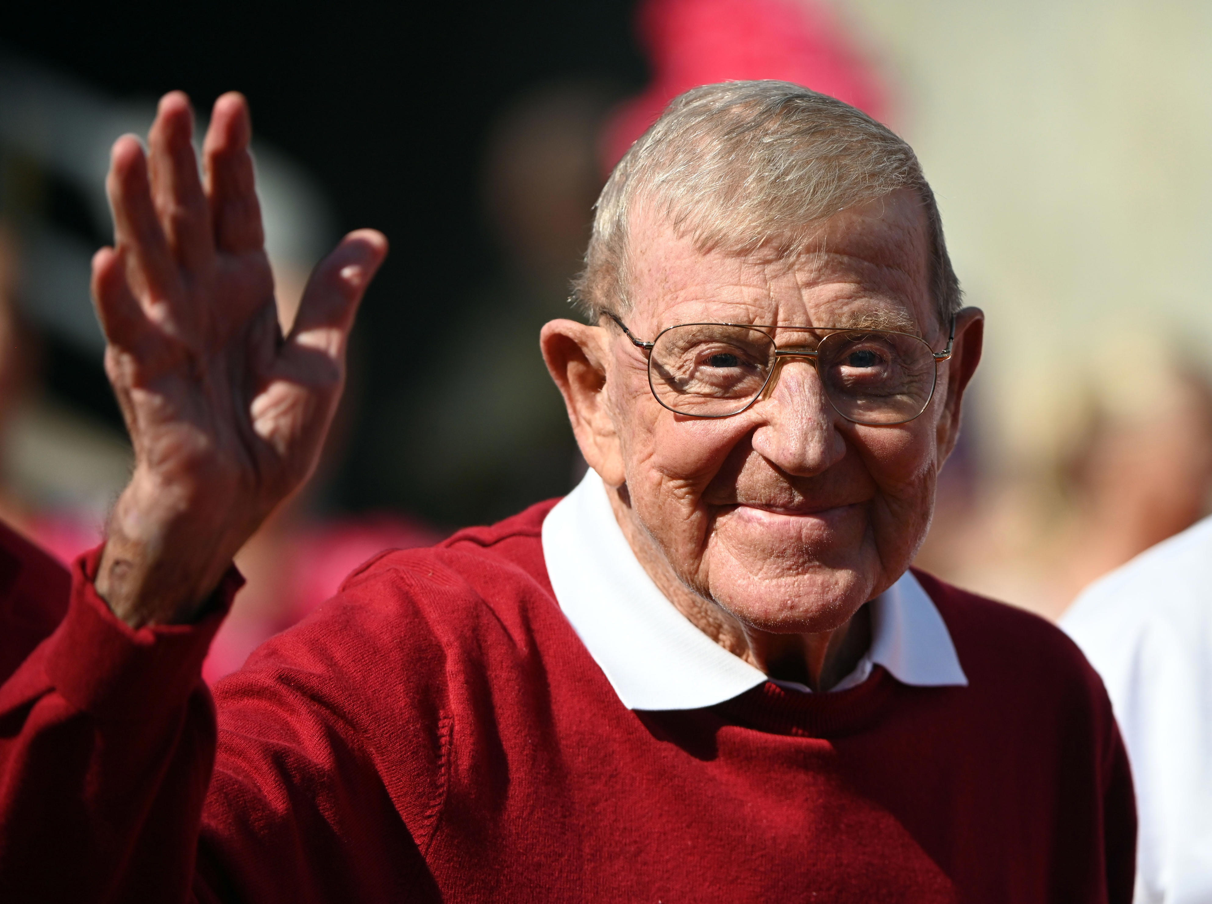 Revisiting Lou Holtz's Notre Dame, Arkansas tenures ahead of Irish ...