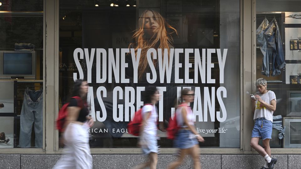 American Eagle stock surges 25% after Sydney Sweeney’s ‘good jeans’ ad ...