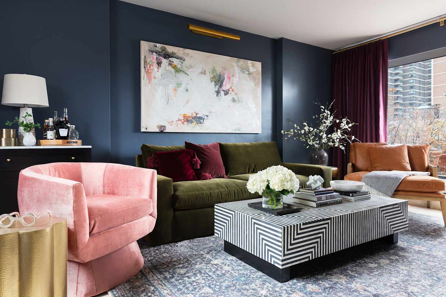 There Are Multiple Magical Reading Nooks in This "Voracious" Reader's ...