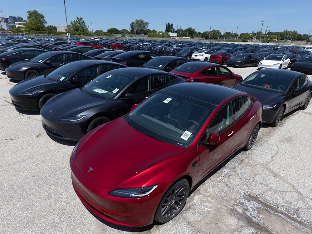 John Ivison: The Liberals’ EV mandate will see Canada’s carmakers paying billions to Elon Musk