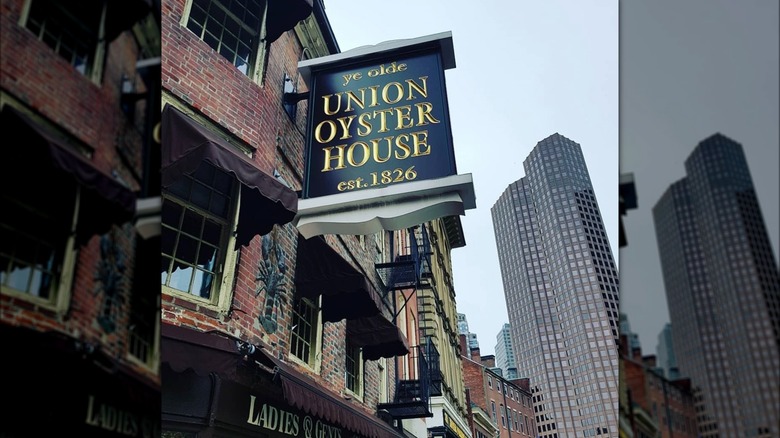 25 Must-Visit Historic Restaurants In New England