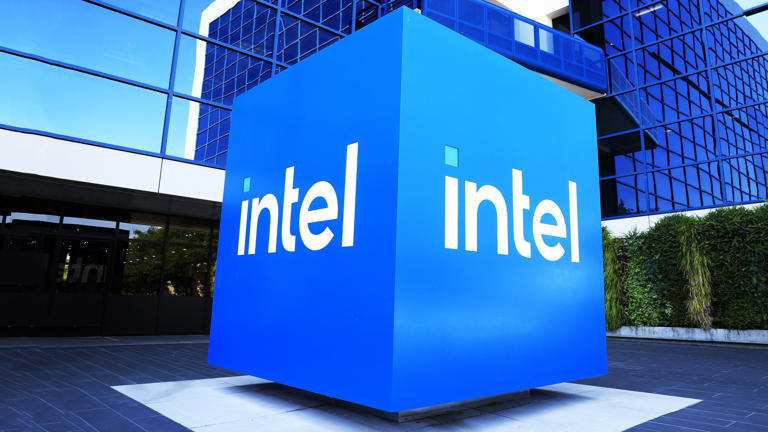 Intel admits it ‘fumbled the football’ with Arrow Lake CPUs — but can ...