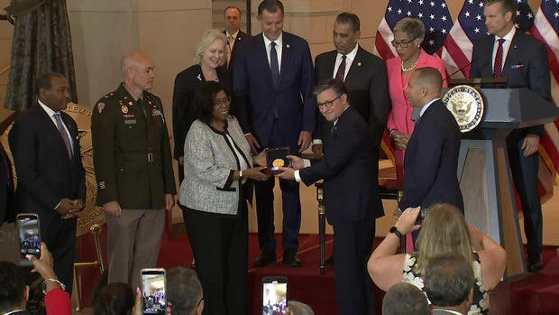 369th Infantry Regiment, the Harlem Hellfighters, receive Congressional ...