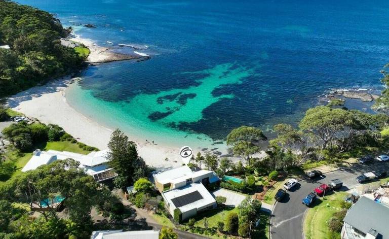 Golfers' paradise: 'Little oasis' in South Coast town comes with $4.5m ...