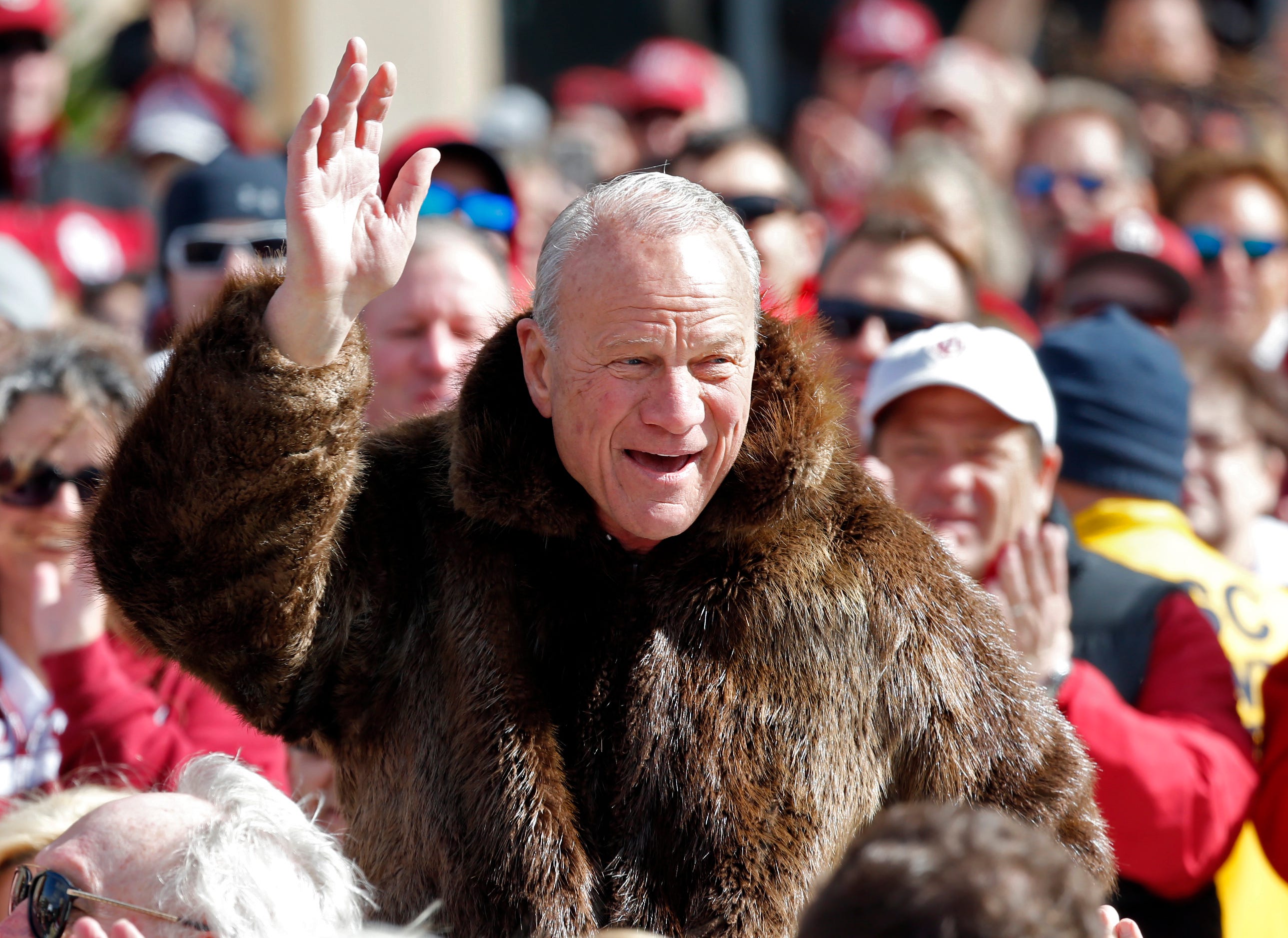 Former OU coach Barry Switzer makes case for wishbone return ...