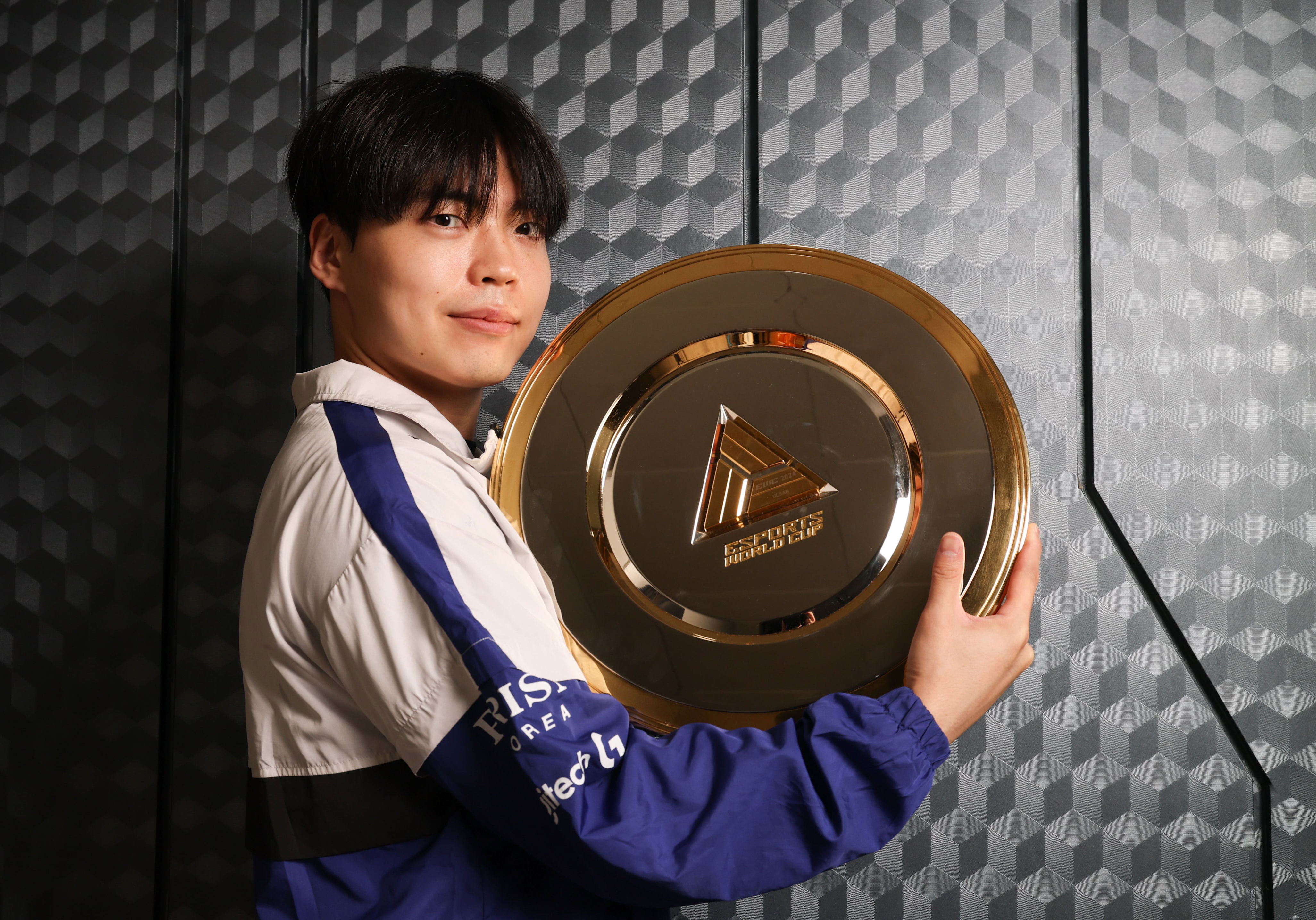 Arcade kid turned $1.1 billion prize king in Tekken esports