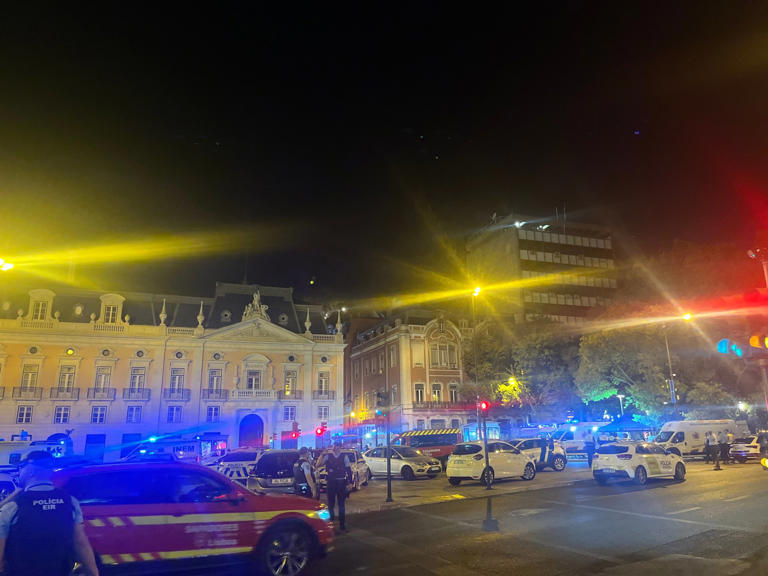 Εγκατέλειψαν βρέφος στην περιοχή της Ακρόπολης - Βρέθηκε σε καρότσι ...