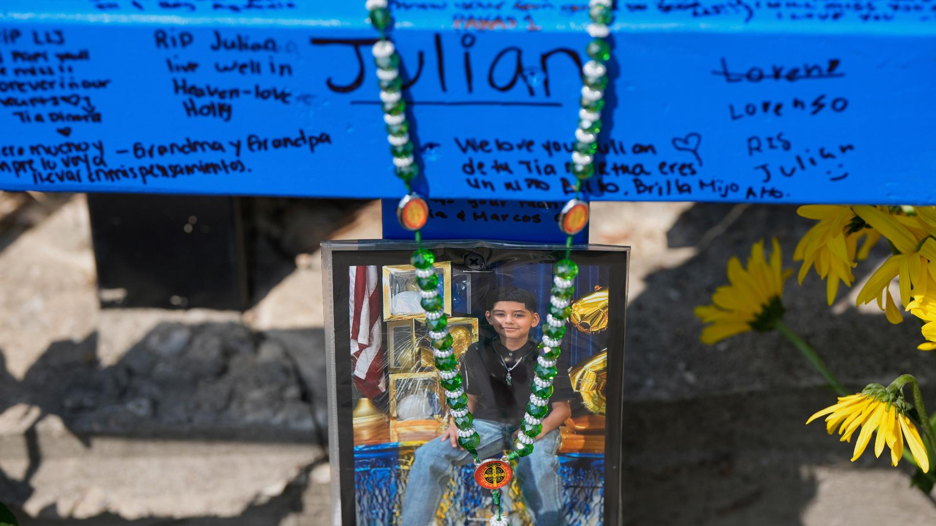 Memorial honors Houston 11-year-old; bond for suspect in ding dong ...