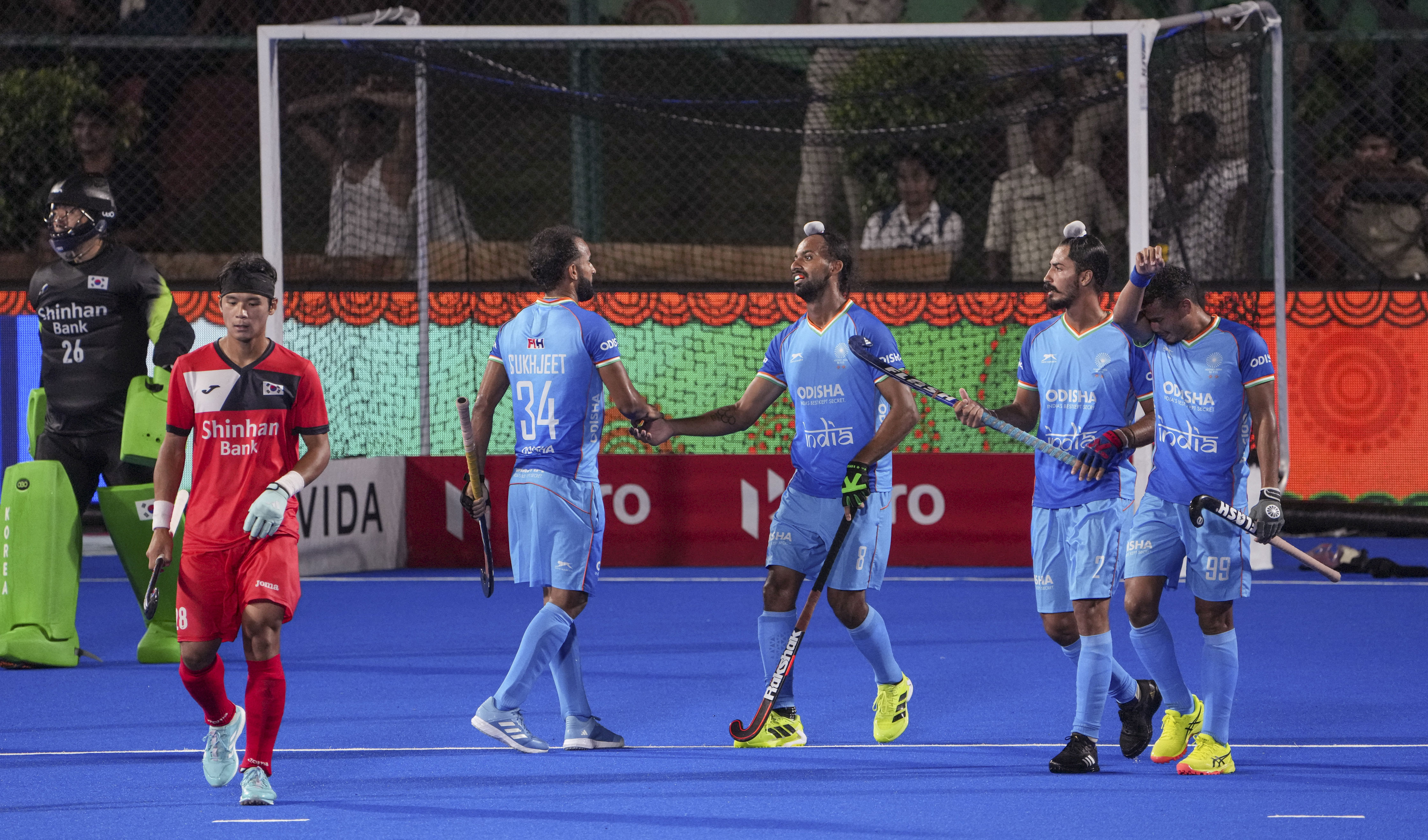 Remain calm and composed inside pitch: Fulton's advice to players