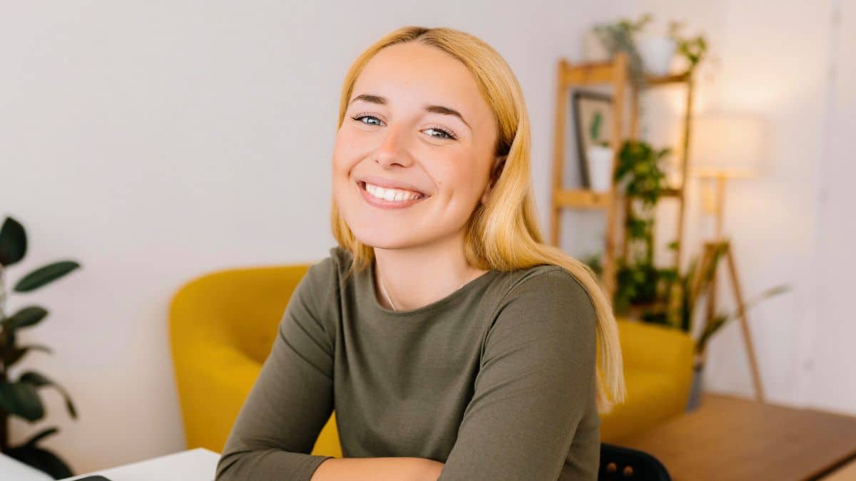 14 Well-Paid Work-From-Home Jobs Anyone Can Do