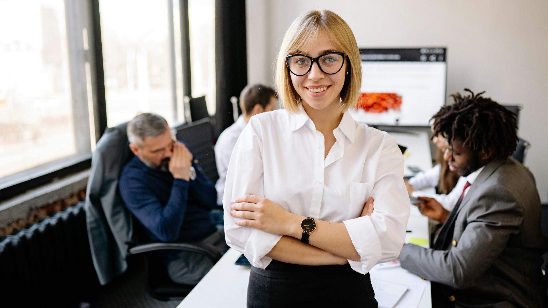 10 Career Habits That Lead To Promotions & 10 That Hold You Back