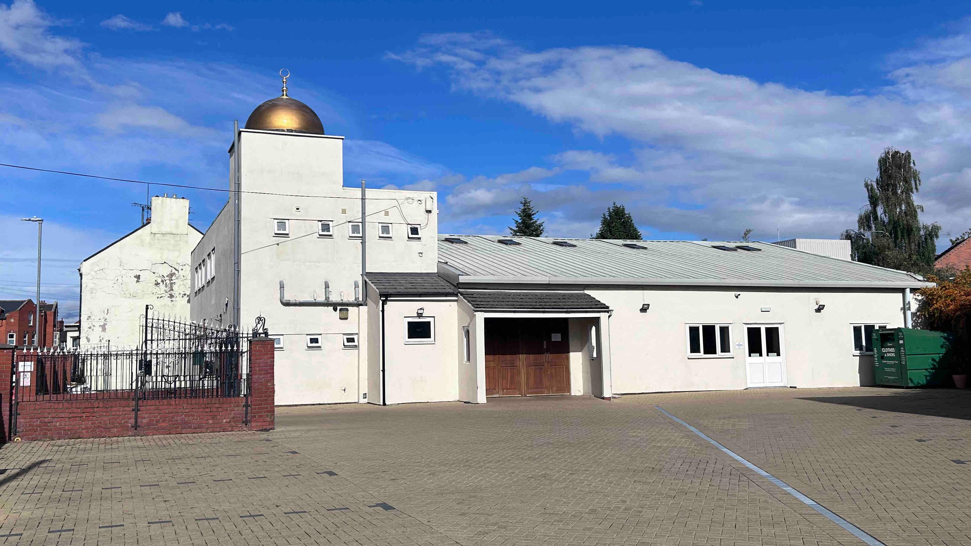 Imam pleads guilty after teens married in mosque