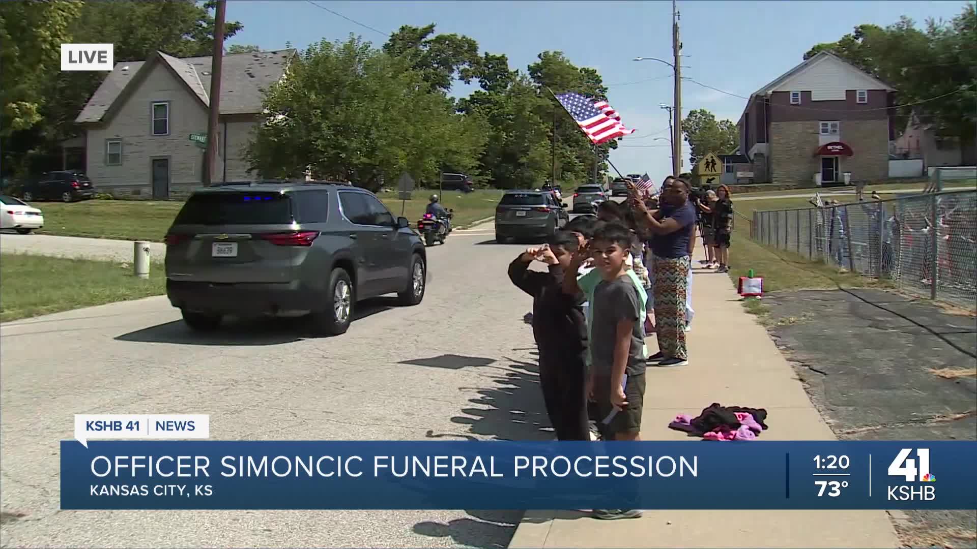 Elementary school students honor fallen KCKPD Ofc. Hunter Simoncic